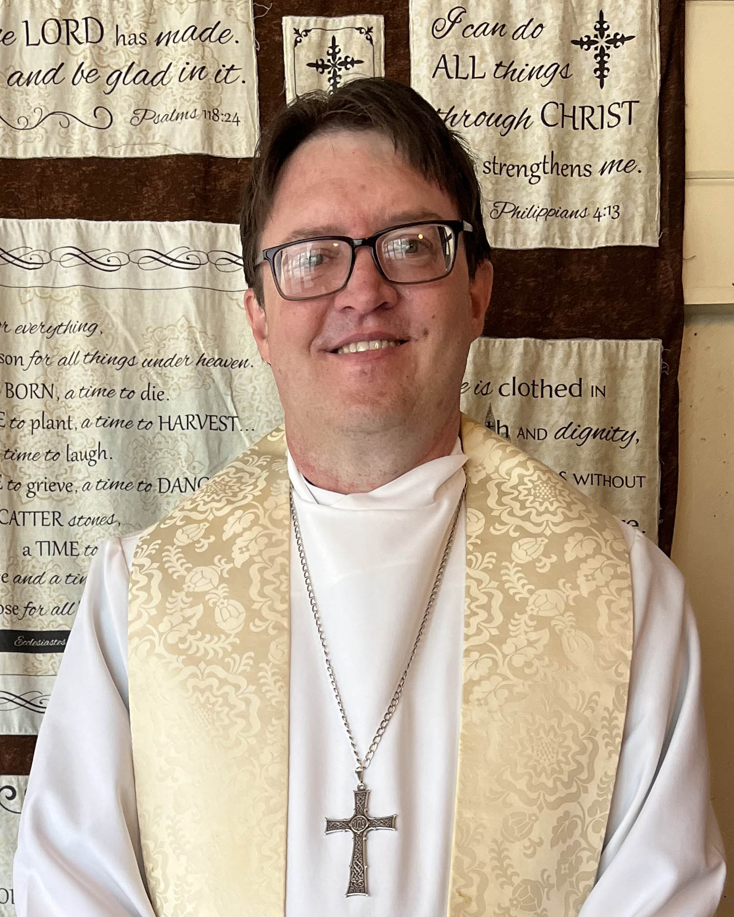 Meet Our Pastor – Holy Cross Lutheran Church
